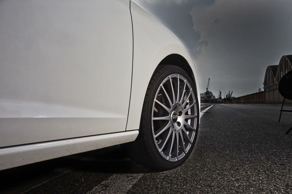 製品情報 - Superturismo GT - OZ Racing