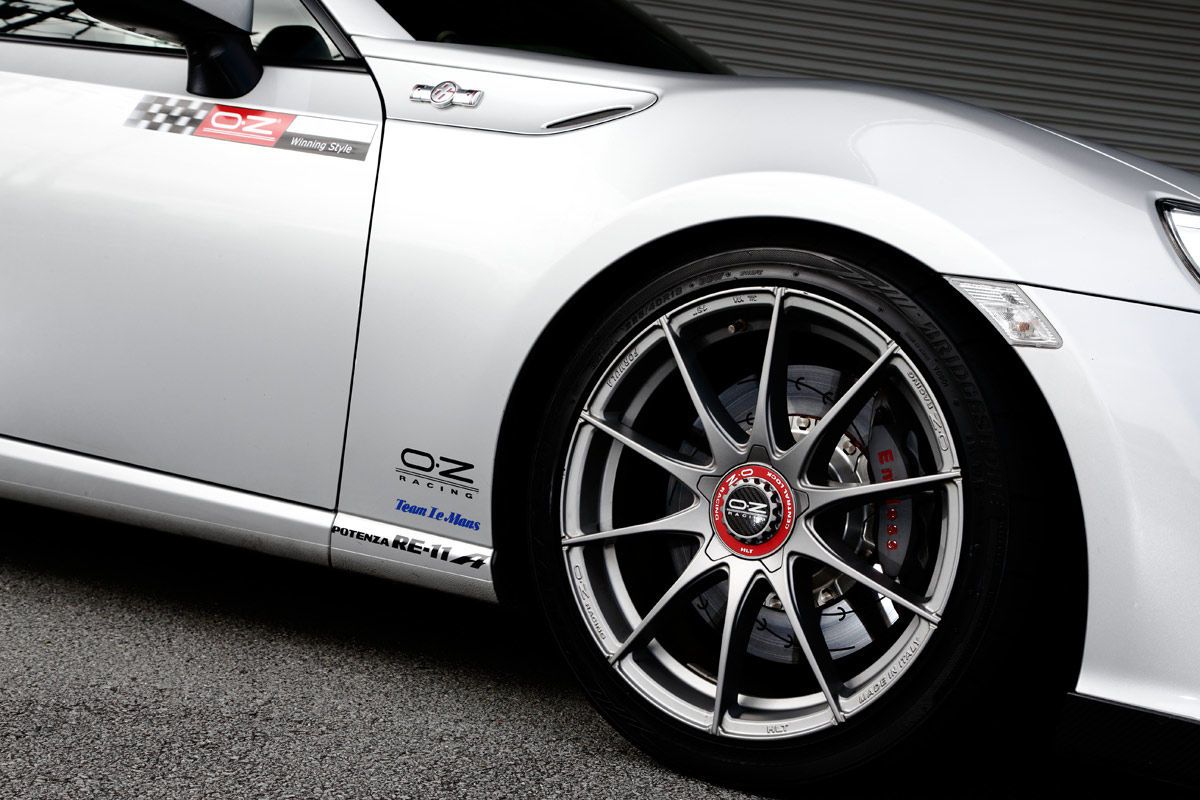 製品情報 - Formula HLT 5H - OZ Racing